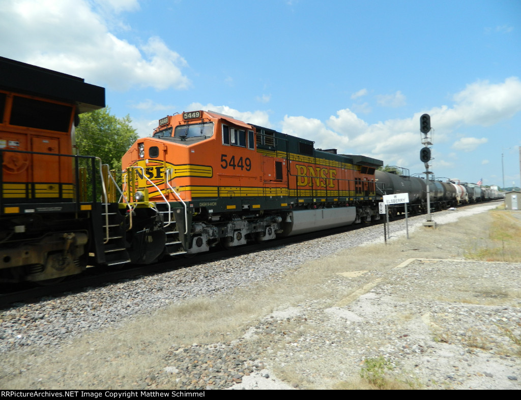 BNSF 5449